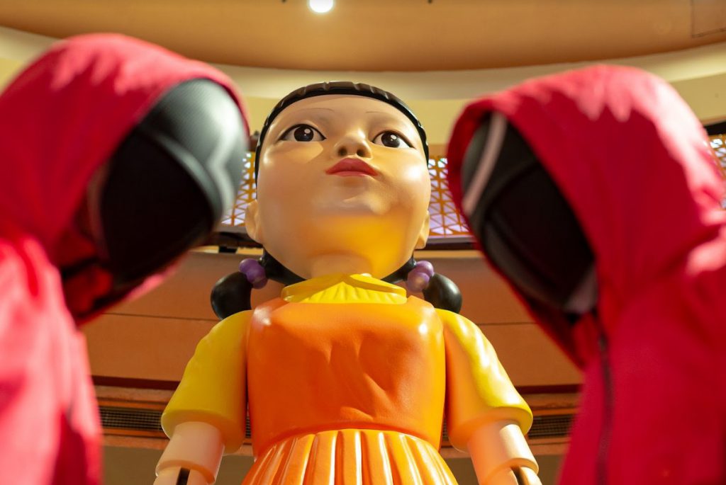 Patung Gergasi Squid Game Tiba Di Sunway Pyramid Dengan Skuad Manager