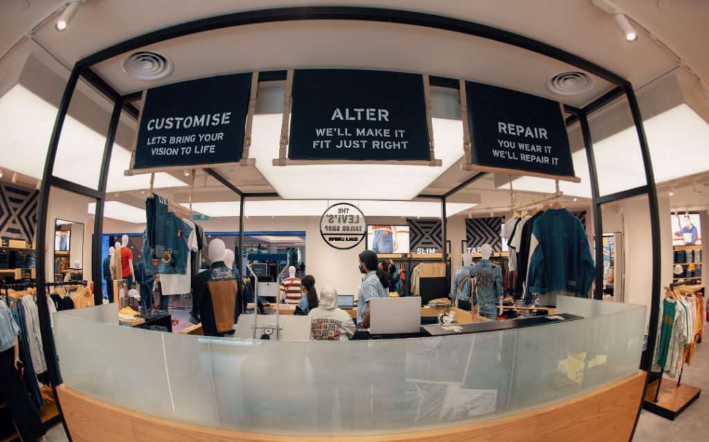 Butik Levi’s® KLCC Sedia Khidmat 'Tailor Shop' Untuk Customize Pakaian ...