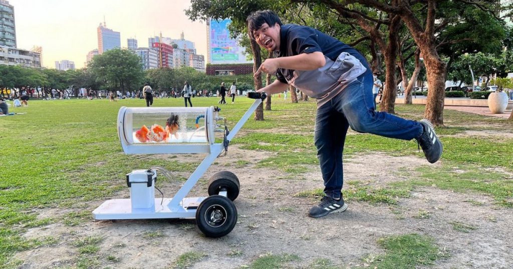 Ikan Peliharaan Pun Boleh Bersiar-Siar, Idea Inovasi YouTuber Cipta ...