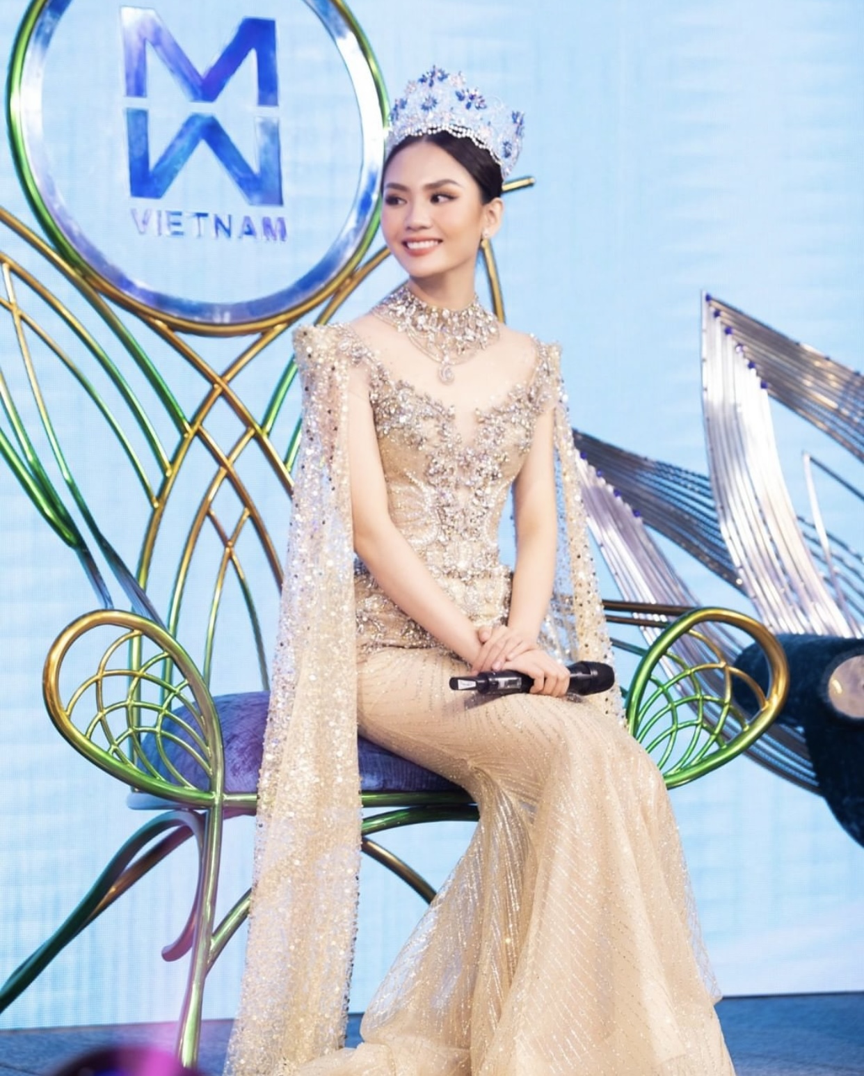 Cantik Dan Berpendidikan Tinggi, Pelajar Universiti Dong Nai Bergelar ...