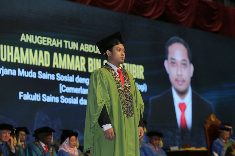 Penggunaan Huruf Condong Dalam Penulisan - Remaja