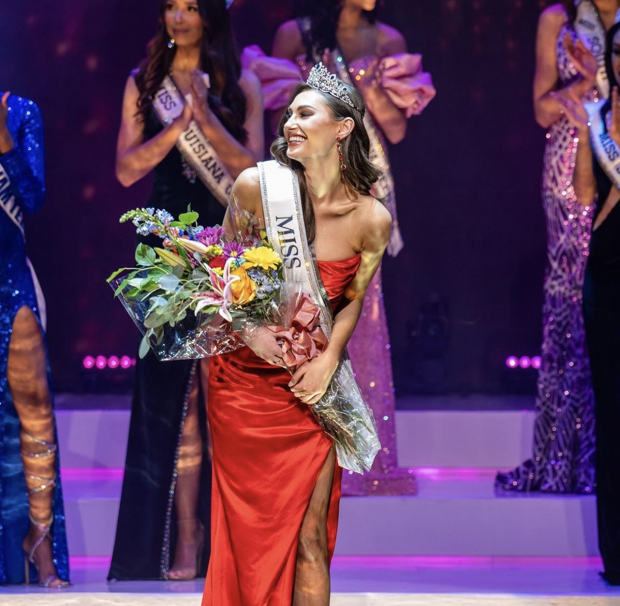 Miss Universe 2022, R’Bonney Gabriel Letak Jawatan Sebagai Miss USA ...