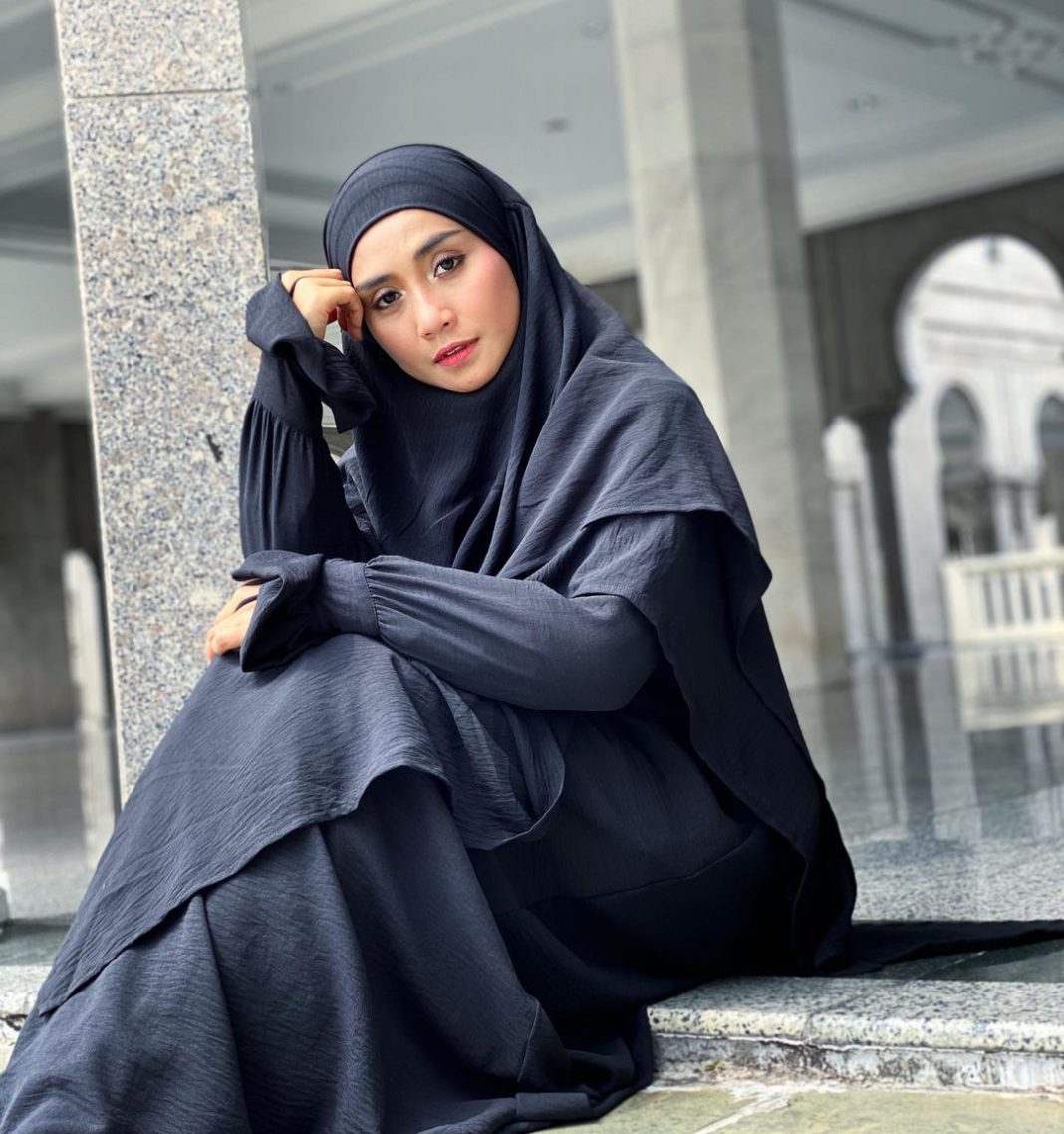 "MasyaAllah Semoga Terus Istiqamah..." Penampilan Wan Sharmila Ke ...