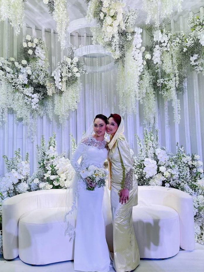 "7 Tahun Lepas, Dia Jadi Bridesmaid I.." Che Puan Syamim Farid Sebak ...