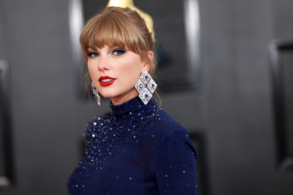 Bintang Terkenal Taylor Swift Buat Kejutan Dengan Dermaan Bank Makanan ...