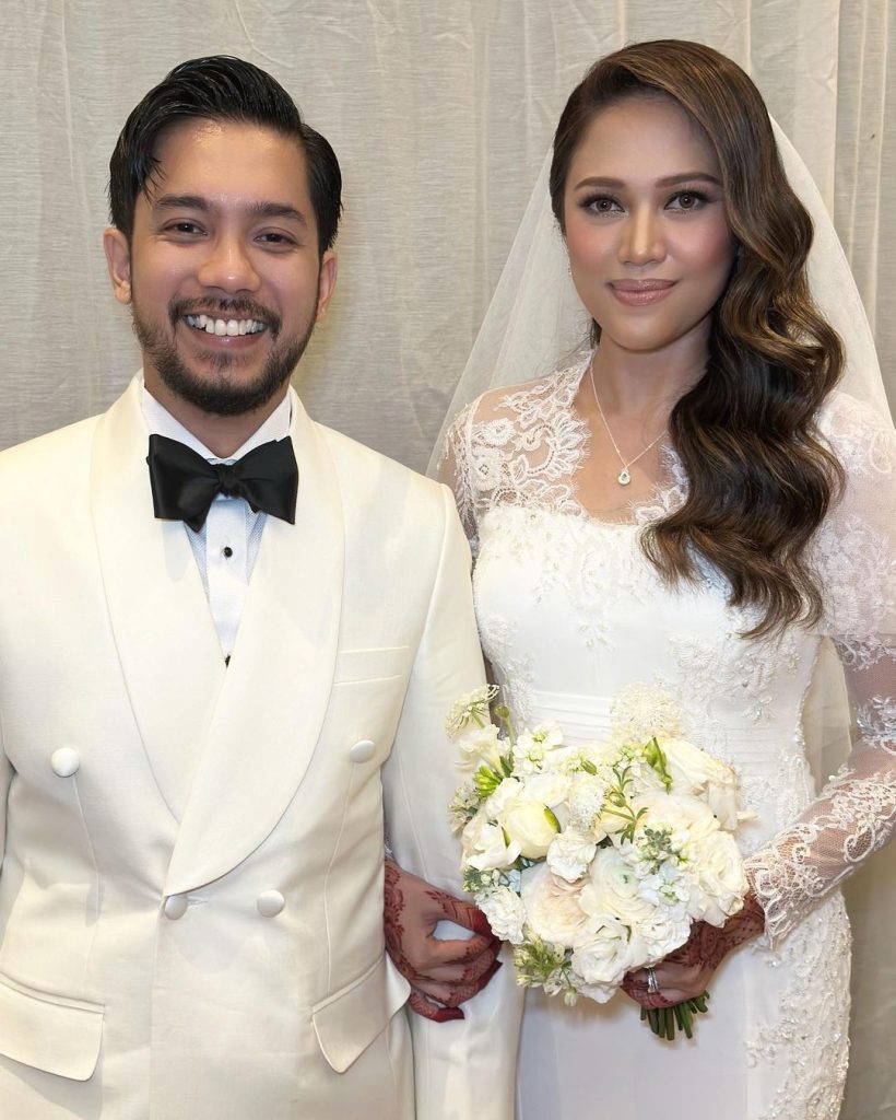 Sedondon Berbusana Tradisional Jawa, Hafeez Mikail Kini Sah Milik Noor ...