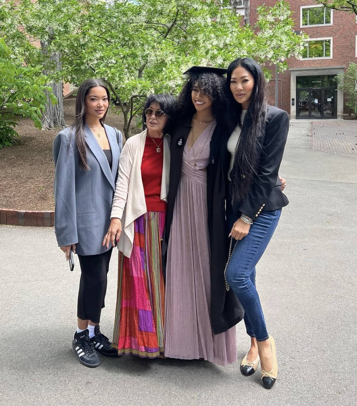 Tamat Pengajian Di Universiti Harvard Pada Usia 20 Tahun. Aoki Lee Jadi ...