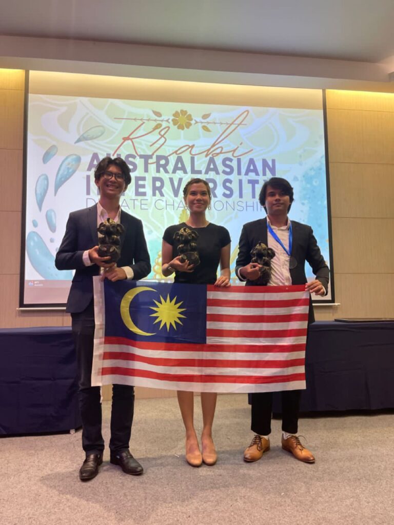 Penggunaan Huruf Condong Dalam Penulisan - Remaja