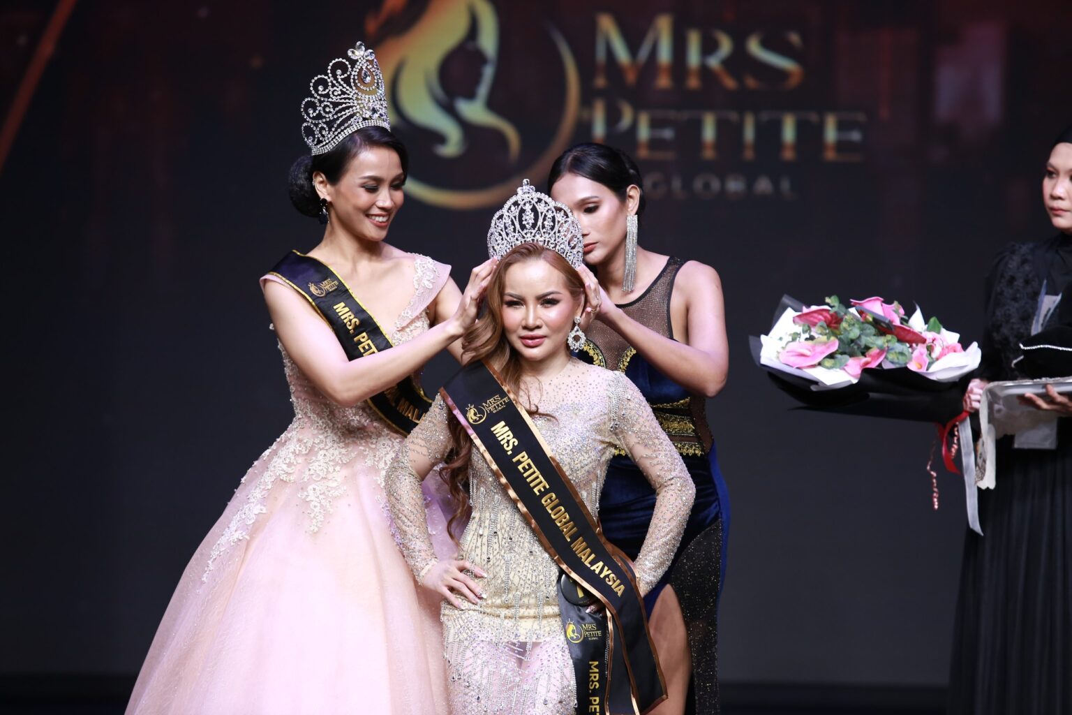 Rangkul Gelaran Mrs Petite Global Malaysia 2023, Mel Vianna Mahu Bantu ...