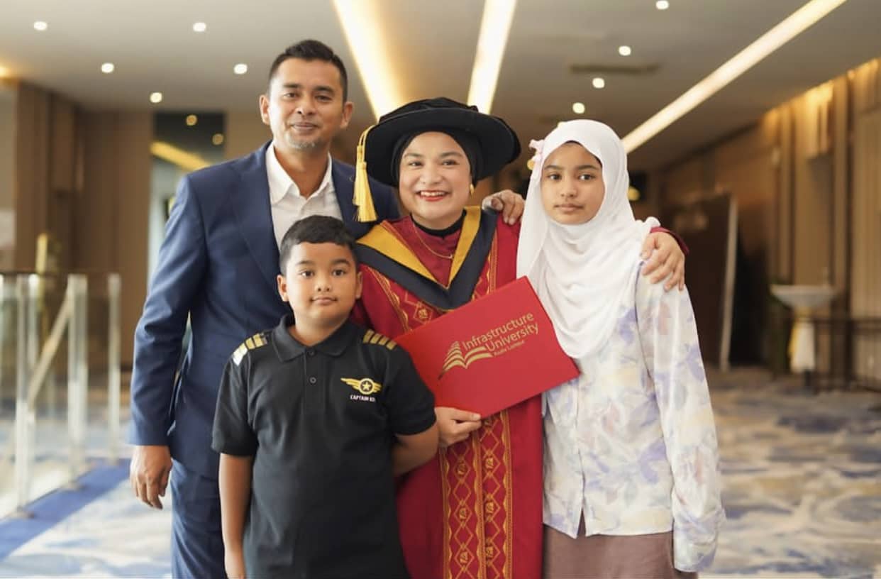 Bekas Pengacara 3R Berjaya Genggam Gelaran Doktor Falsafah Dalam Bidang ...