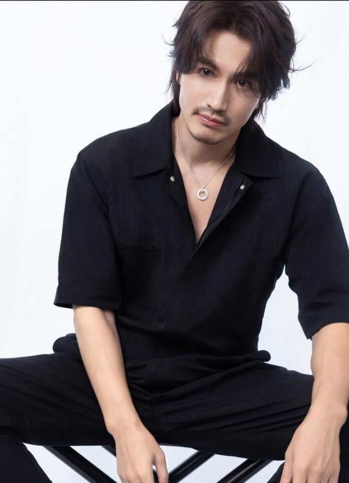 Jerry Yan Pada Usia 47 Tahun, Lebih 'Manly' Dengan Misai & Janggut!