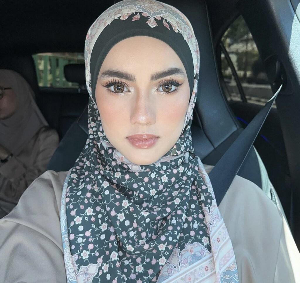 Dahlia Rizal Minta Jaga Batas. Tak Selesa Wajah Disentuh Tanpa ...