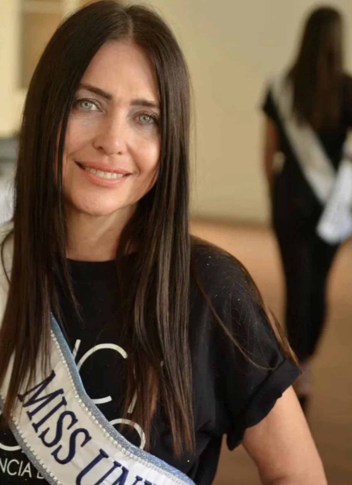 Wanita Berusia 60 Tahun Menang Pertandingan Miss Universe…