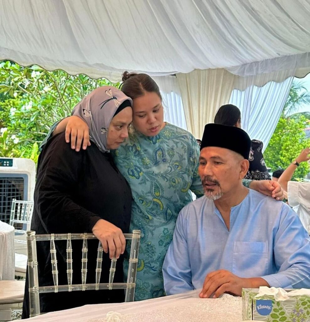 Anak Bongsu Datuk M.Nasir Terima Ijazah Kelas Pertama! Datin Marlia ...