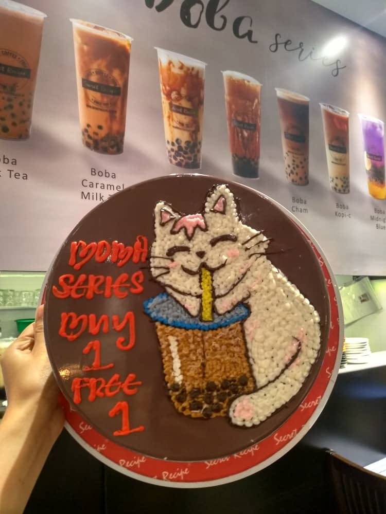 Pekerja Kedai Kek Ini Hasilkan Lukisan Tangan Kreatif, Hasilnya Sangat ...