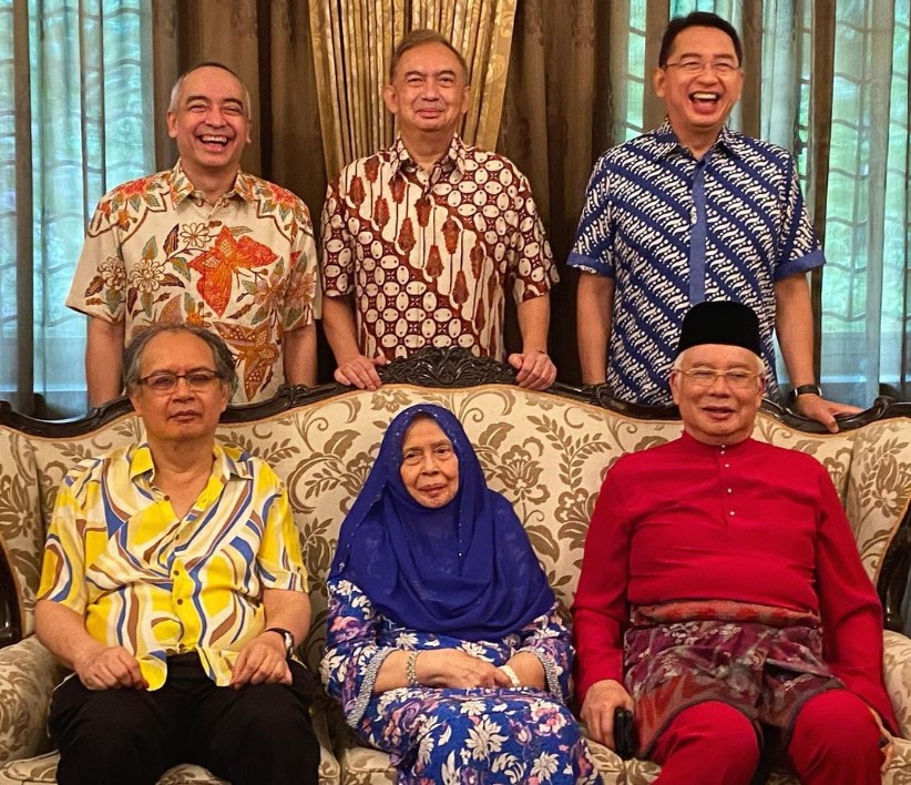 “Tiada Kata-Kata..” Ibu Tercinta DS Najib Razak Hembus Nafas Terakhir ...